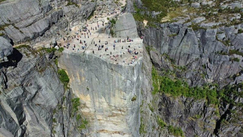 Stavanger: Preikestolen Tour with Guide and Pickup - Authentic Experiences and Reviews
