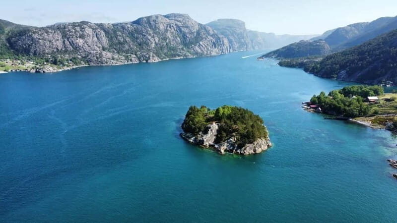 Stavanger: Prekestolen Tour with Guide and Pickup - Frequently Asked Questions