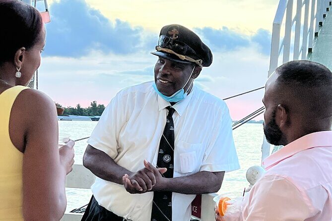 Steamboat Natchez VIP Jazz Dinner Cruise with Private Tour and Open Bar Option - Group Size and Accessibility