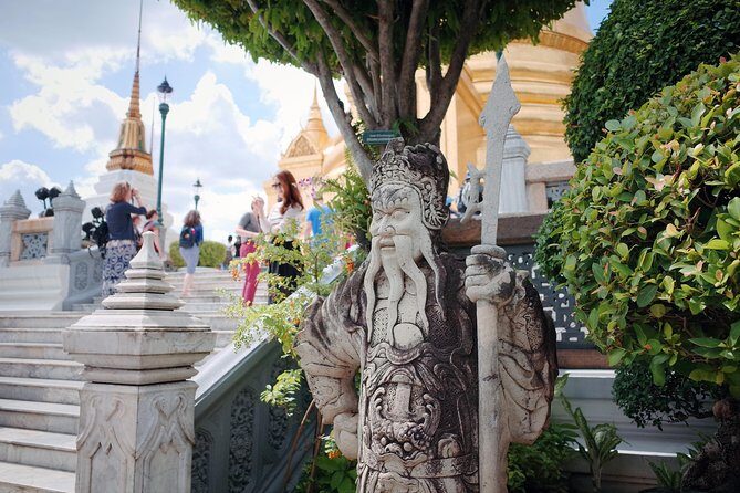 Step Back In Time: Explore Bangkok's Historical Koh Kret Island - Who Will Appreciate This Tour?