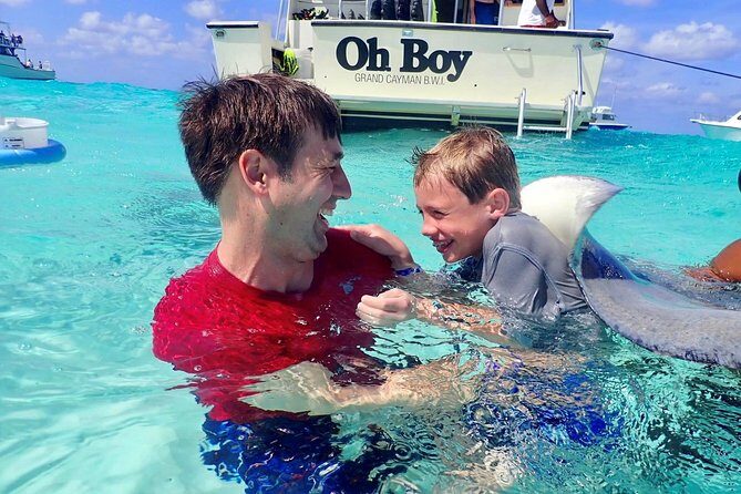 Stingray City and Snorkel Tour With Lunch - Key Points