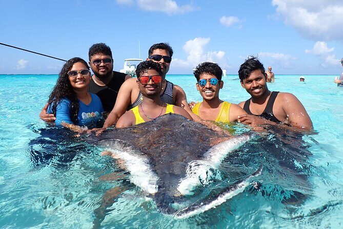 Stingray City Sandbar Experience - The Group Size and Atmosphere