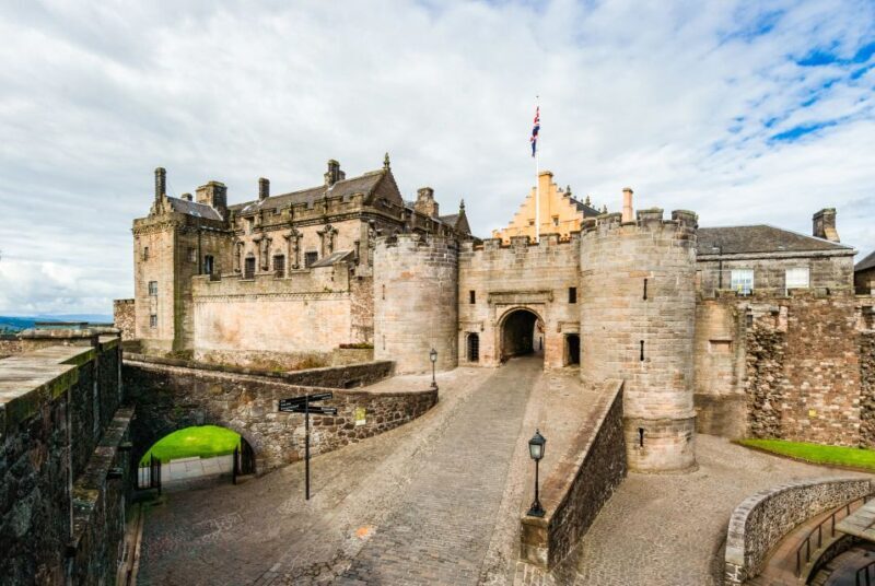 Stirling Castle: Skip-the-Line Guided Tour in Spanish - FAQ: Practical Questions Answered