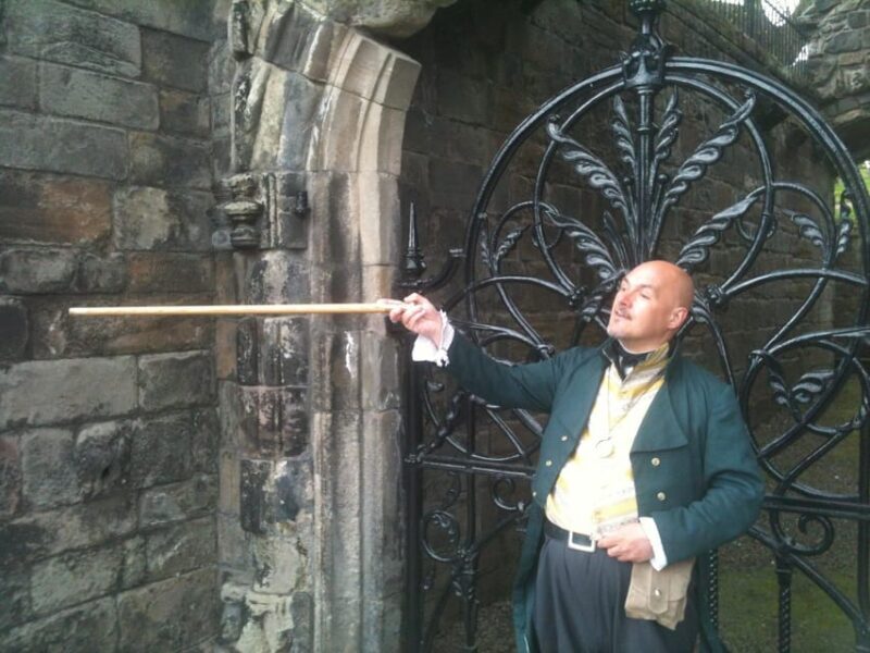 Stirling: Highlights of The Old Town Private Walking Tour - Key Points