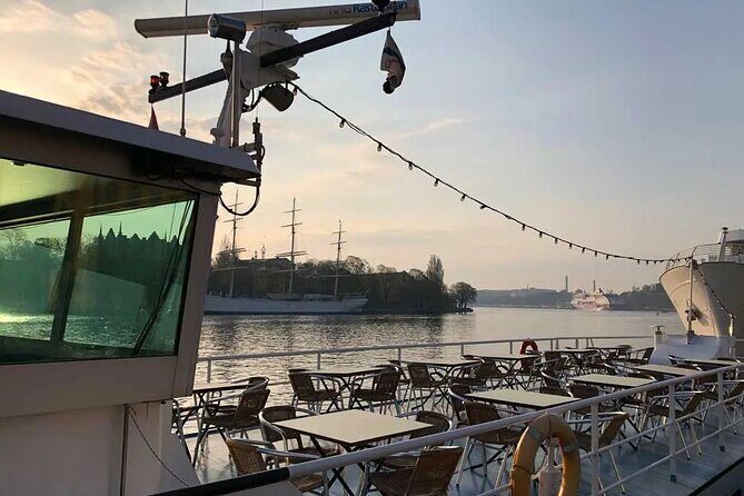 Stockholm: 2-Hour Walking Tour + 2.5-Hour Archipelago Cruise - The Sum Up