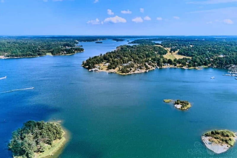 Stockholm: Archipelago Guided Boat & Walking Tour of Vaxholm - Starting Point and First Impressions