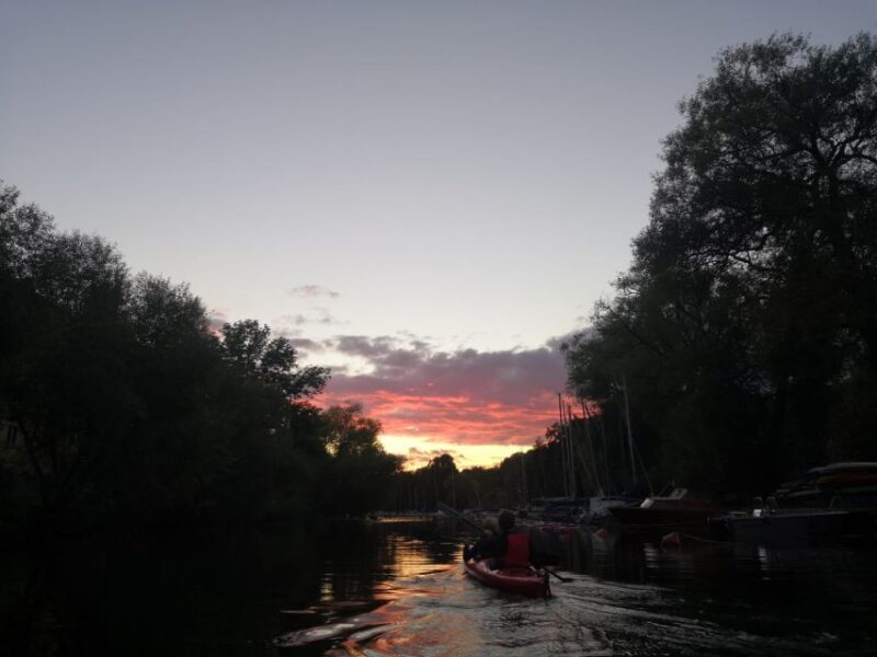 Stockholm Evening Kayak with BBQ. - An in-depth Look at the Stockholm Evening Kayak and BBQ Experience