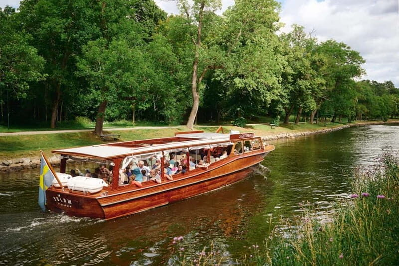 Stockholm: Guided Archipelago Tour by Classic Wooden Boat - The Experience in a Nutshell