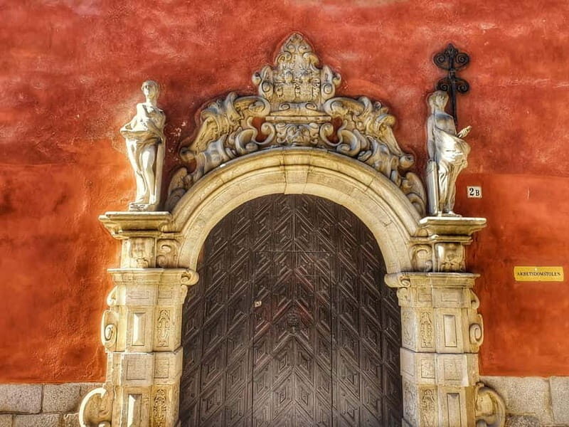 Stockholm: Legends & Landmarks City Hall & Old Town Tour - Key Points