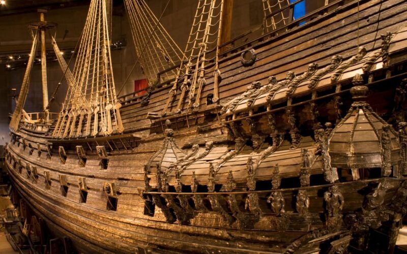 Stockholm: Old Town Highlights Private Walking Tour - Meeting and Ending the Tour
