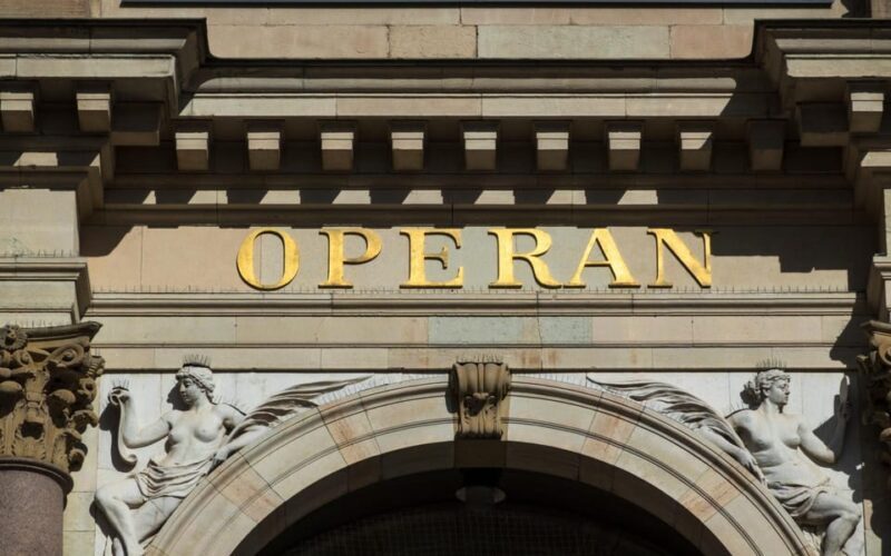 Stockholm: Old Town Highlights Private Walking Tour - Authentic Experiences and Local Insights