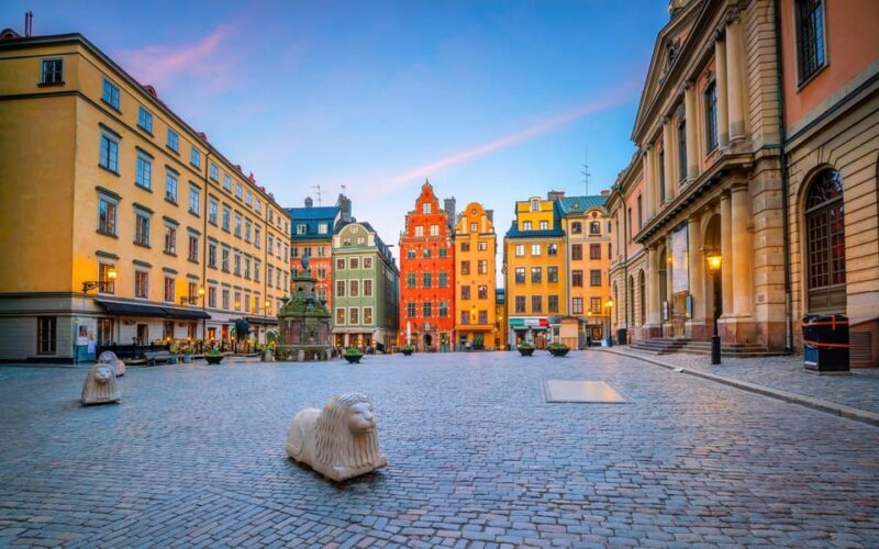 Stockholm: Old Town Highlights Private Walking Tour - Analyzing the Value