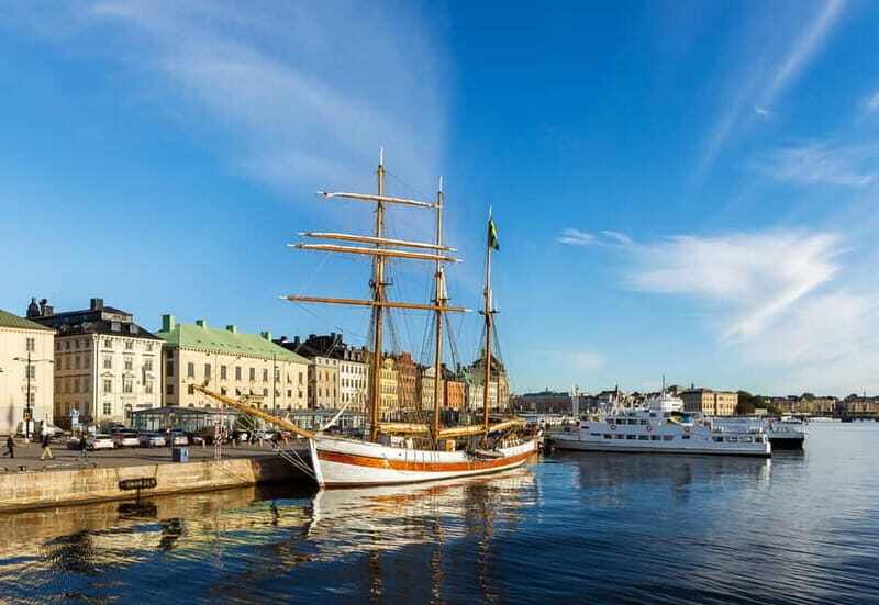 Stockholm: Old Town Walking Tour - Guided storytelling: Bringing Stockholm’s history to life