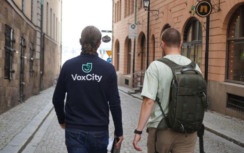 Stockholm: Old Town Walking Tour and Hop-on Hop-off Bus Tour - The Itinerary in Detail