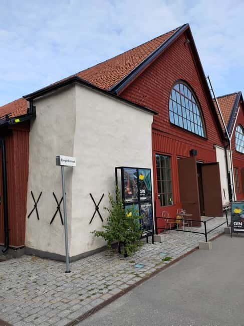 Stockholm: private 3h tour - Old Town, ferry and Vasa museum - What You Can Expect from the Tour