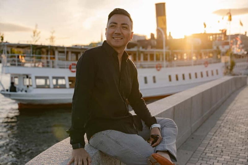 Stockholm: Private photoshoot in iconic spots - Taking a Break