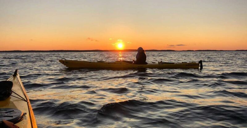Stockholm: Sunset Kayak Tour in the Archipelago + Fika - Discovering the Stockholm Archipelago by Kayak