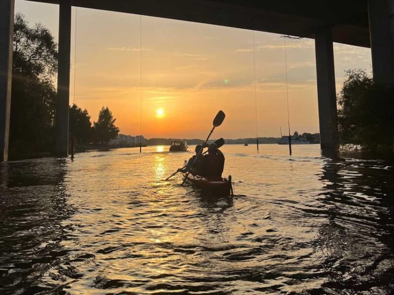 Stockholm: Sunset Kayak Tour in the City + Swedish Fika - An engaging way to see Stockholm
