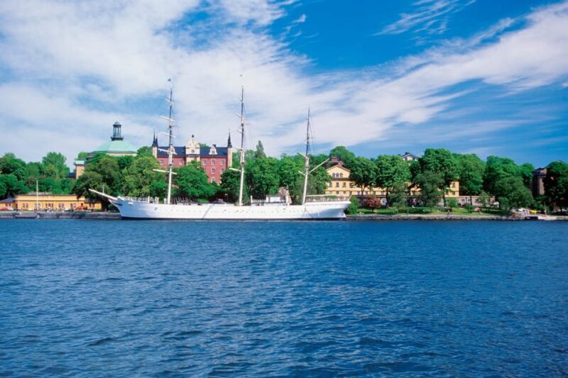 Stockholm VIP full day city tour by limousine in Stockholm - FAQ