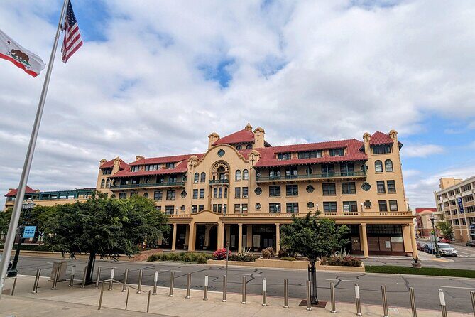 Stockton Scavenger Hunt Walking Tour and Game - What This Tour Offers