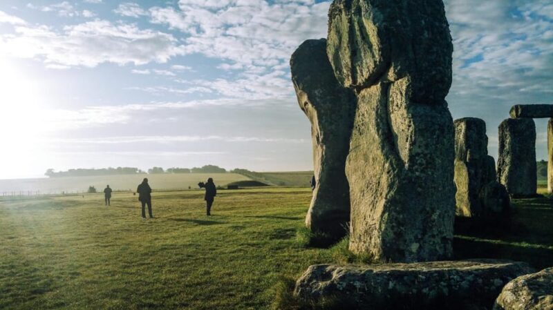 Stonehenge: App Guided Tour + Admission Included - Key Points