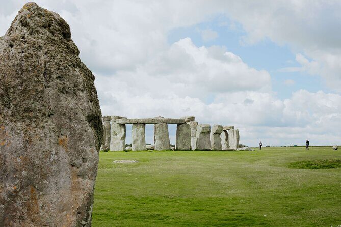 Stonehenge Private Full-Day Tour from Bath for 2-8 guests - Introduction: An Authentic Day Out in Wiltshire