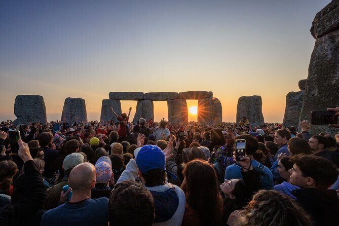 Stonehenge Summer Solstice Tour from London: Sunset or Sunrise Viewing - Detailed Breakdown of the Itinerary