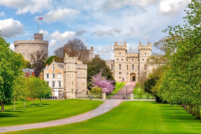 Stonehenge & Windsor Tours from London or Southampton - The Tour at a Glance