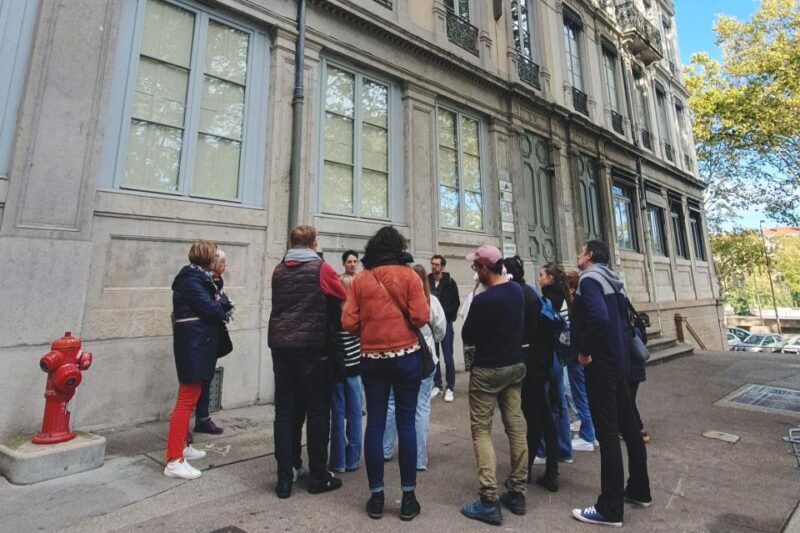 Storytelling tour of Croix-Rousse in French - The Theatrical Experience