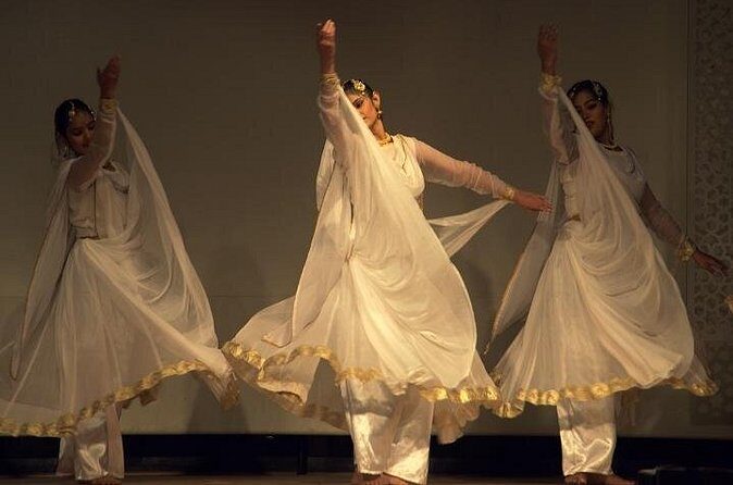 Straight from the Fire - Dinner and Dance Show with private transfers - Who This Tour Is Best For