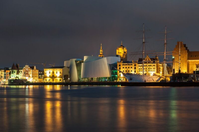 Stralsund: Old Town Evening Tour with a Night Watchman - Key Points