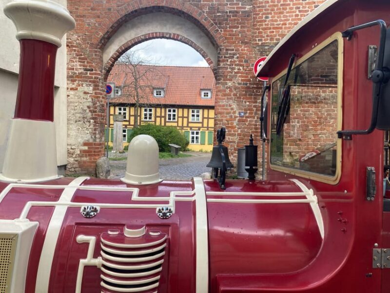 Stralsund: Stadtrundfahrt durch die historische Altstadt - Insights from the Reviews