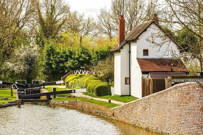 Stratford-Upon-Avon Audio Walking Tour: Shakespeare's Life - The Authenticity and Experience