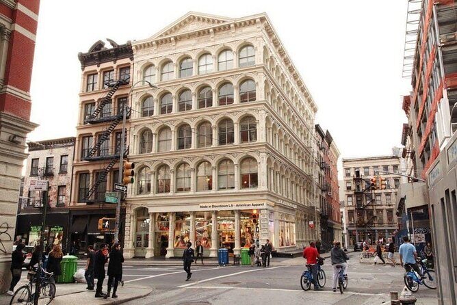 Street art tour at Soho - Who Would Love This Tour?