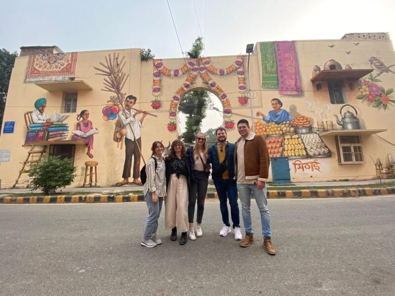 Street Art Walk & Lodhi Gardens with Chai & Food - Authenticity and Value