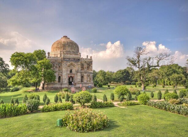 Street Art Walk & Lodhi Gardens with Chai & Food - Key Points