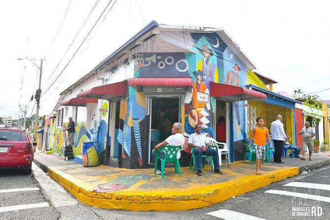 Street art walking tour in Santiago (art walk) - A Close Look at the Street Art Walk in Santiago