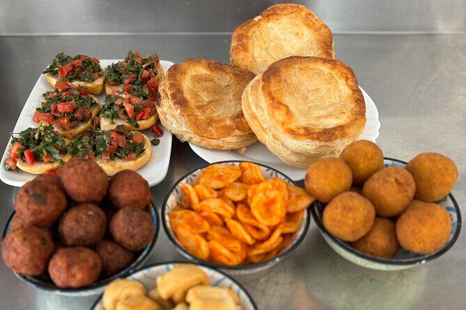 Street Food Lecce: Guided walking tour with typical food and wines. - Key Points