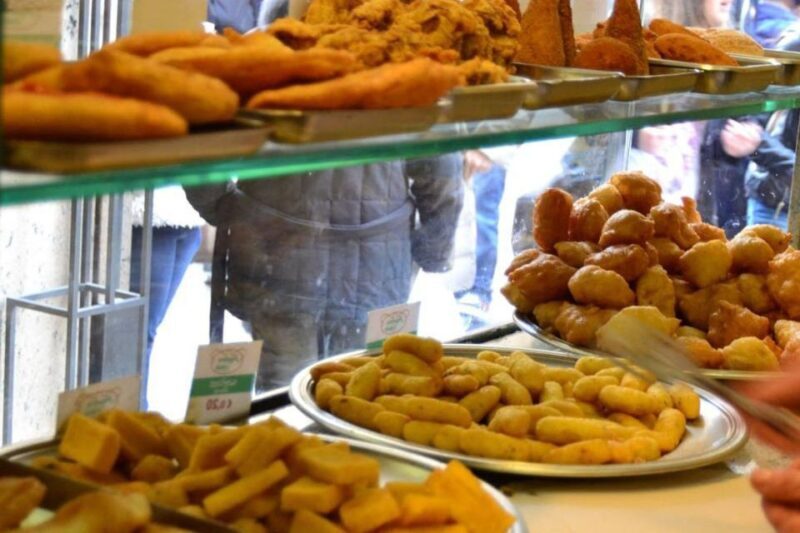 Street food tour: the Neapolitan culinary art - A Deep Dive into the Neapolitan Street Food Experience