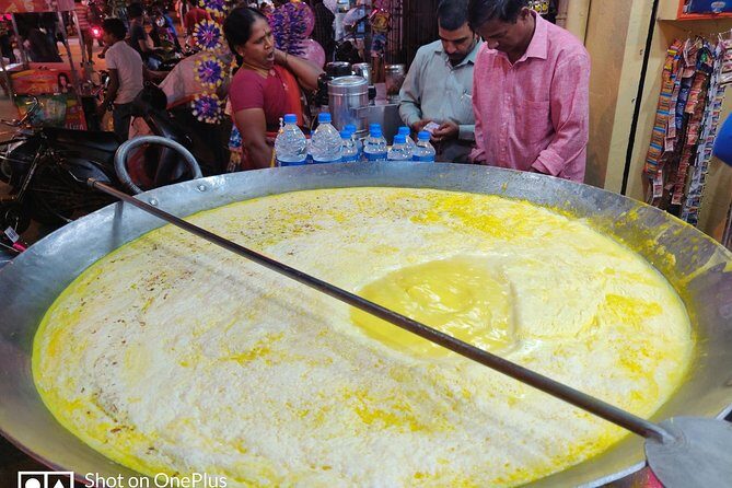 Street Food walking tour in Bangalore with a food evangelist - Transportation and Group Experience