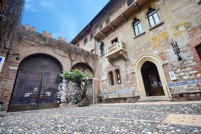 Street Food Walking Tour in Verona - The Guide and the Experience