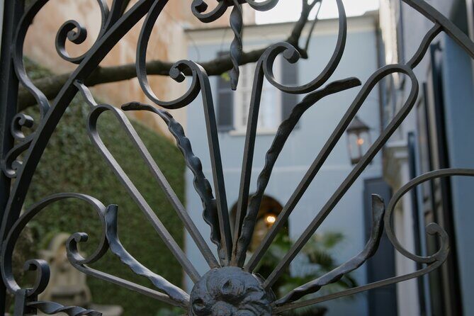 Stroll Historic South of Broad in Charlestons Walled City - Why Choose This Tour?
