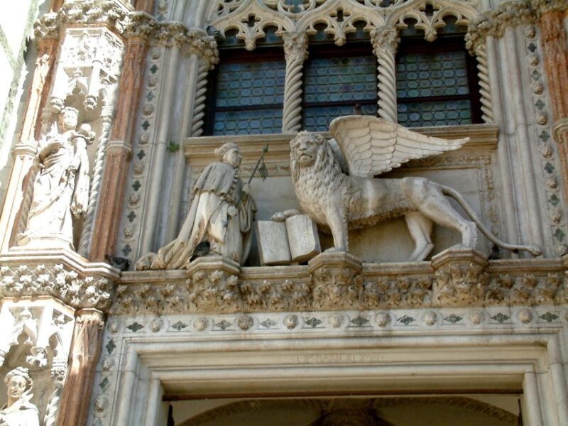 Stroll The Halls of Doge's Palace on a Guided Tour in Venice - Key Points