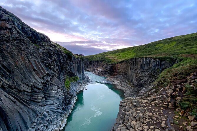 Stuðlagil Canyon and Vök Baths Day Tour - Detailed Breakdown of the Itinerary