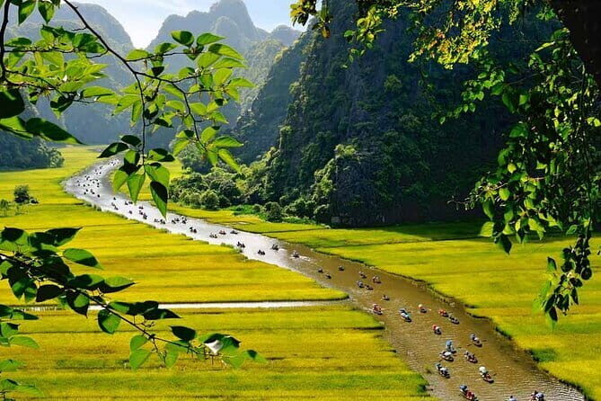 Stunning Ninh Binh Daily Tour Small Group by 9 Limousine - A Practical Overview of the Tour Experience