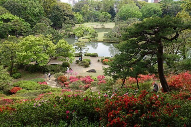 Sugamo: Exploring Grandma's Harajuku and Rikugien Garden - Key Points
