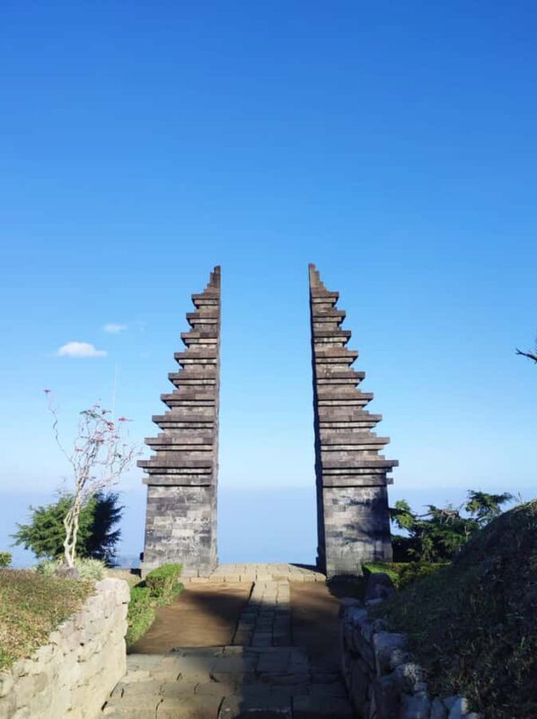 Sukuh & Cetho Temples, Tea Plantation in Kemuning Hills - Key Points