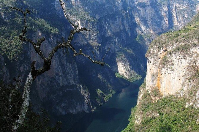 Sumidero Canyon - Lookouts - Chiapa de Corzo - A Closer Look at the Adventure