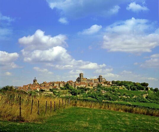 Summer solstice visits Basilica of Vézelay - Key Points