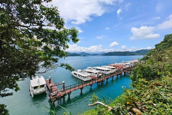 Sun Moon Lake and Qingjing Farm Tour Taichung City Hotel Pickup - Exploring Sun Moon Lake: A Snapshot of Serenity